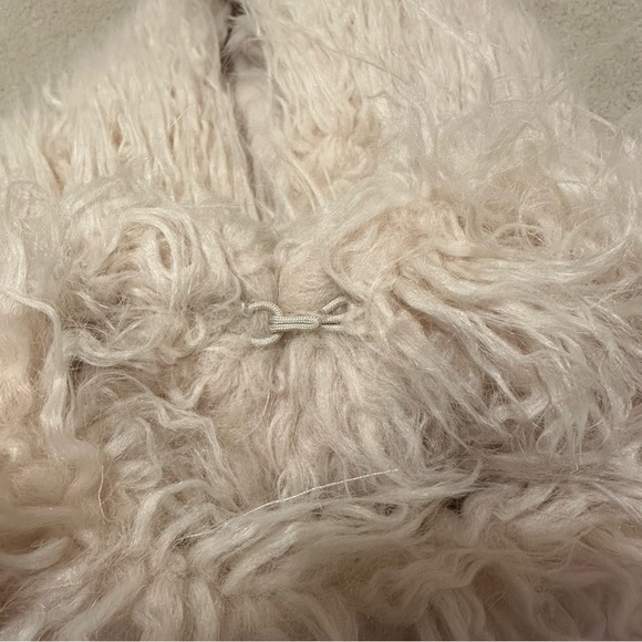 Dex | Jackets & Coats | Nwt Dex Faux Fur Cream Nude Fuzzy Outer Vest ...